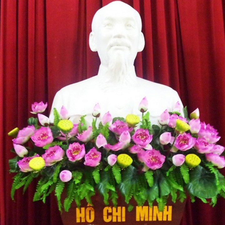 Hoa sen trang trí tượng bác